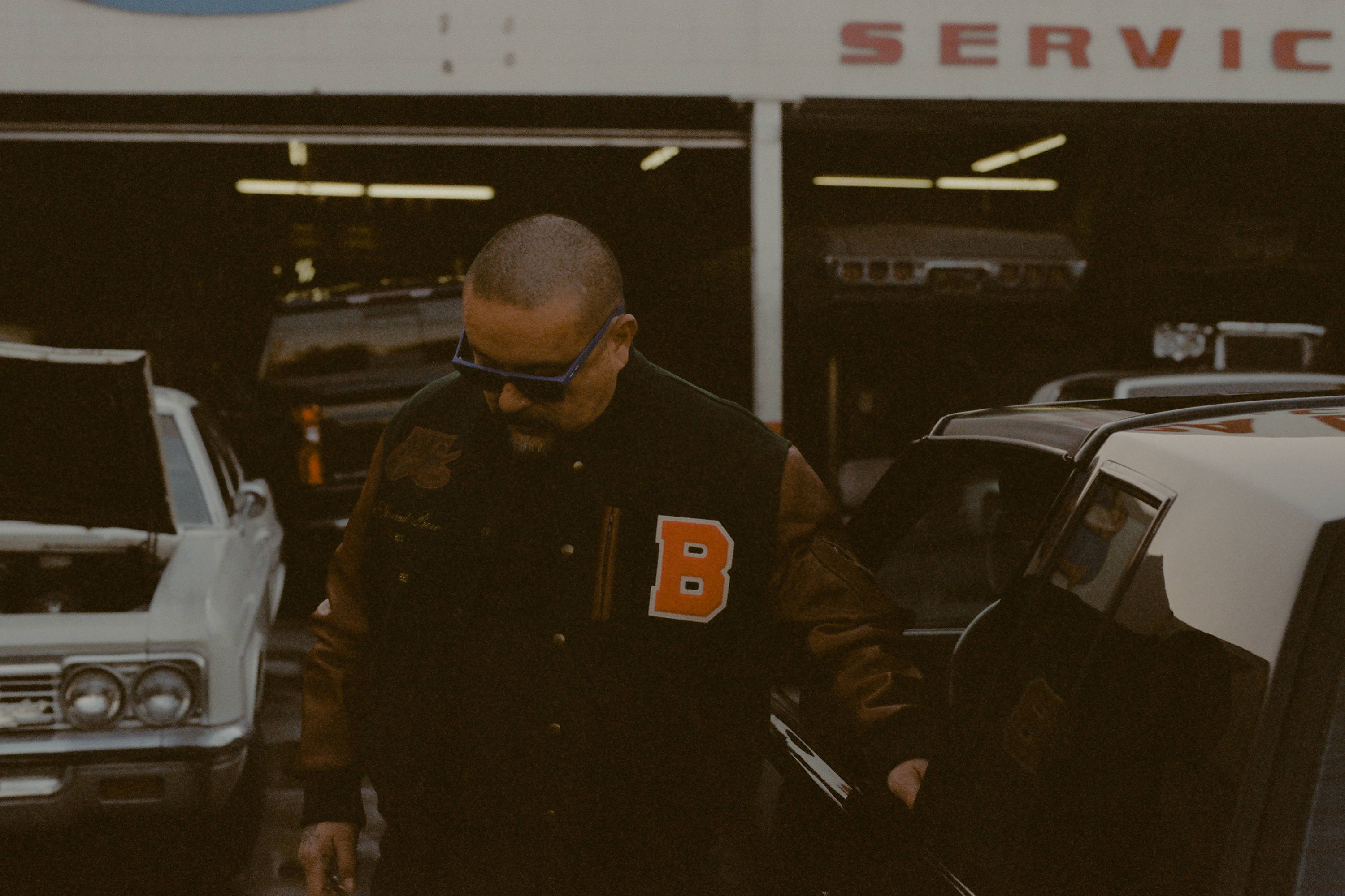 Crews: Friends & Family ft. Mister Cartoon – Bodega